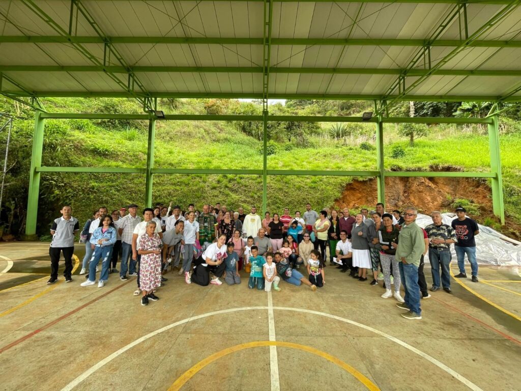 La alegría de la Pascua – Salesianas Medellín